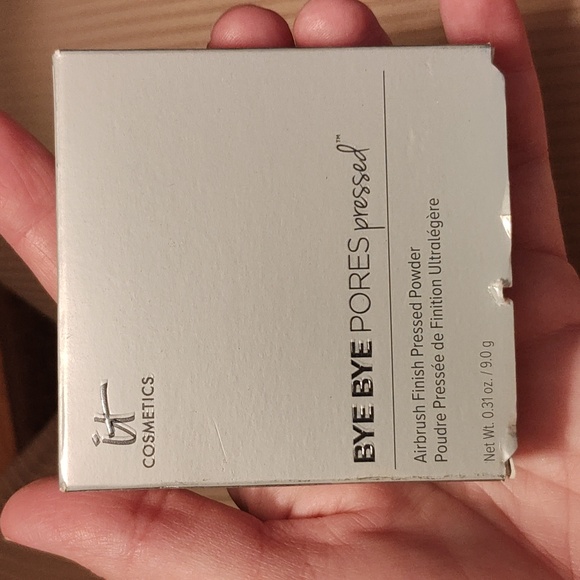 it cosmetics | Makeup | It Cosmetics Bye Bye Pores Pressed Powder ...